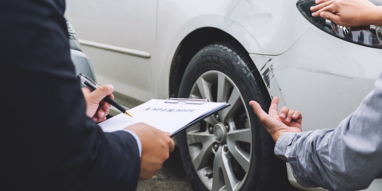 Dealing With Insurance Adjusters After a Car Crash - Rebar group